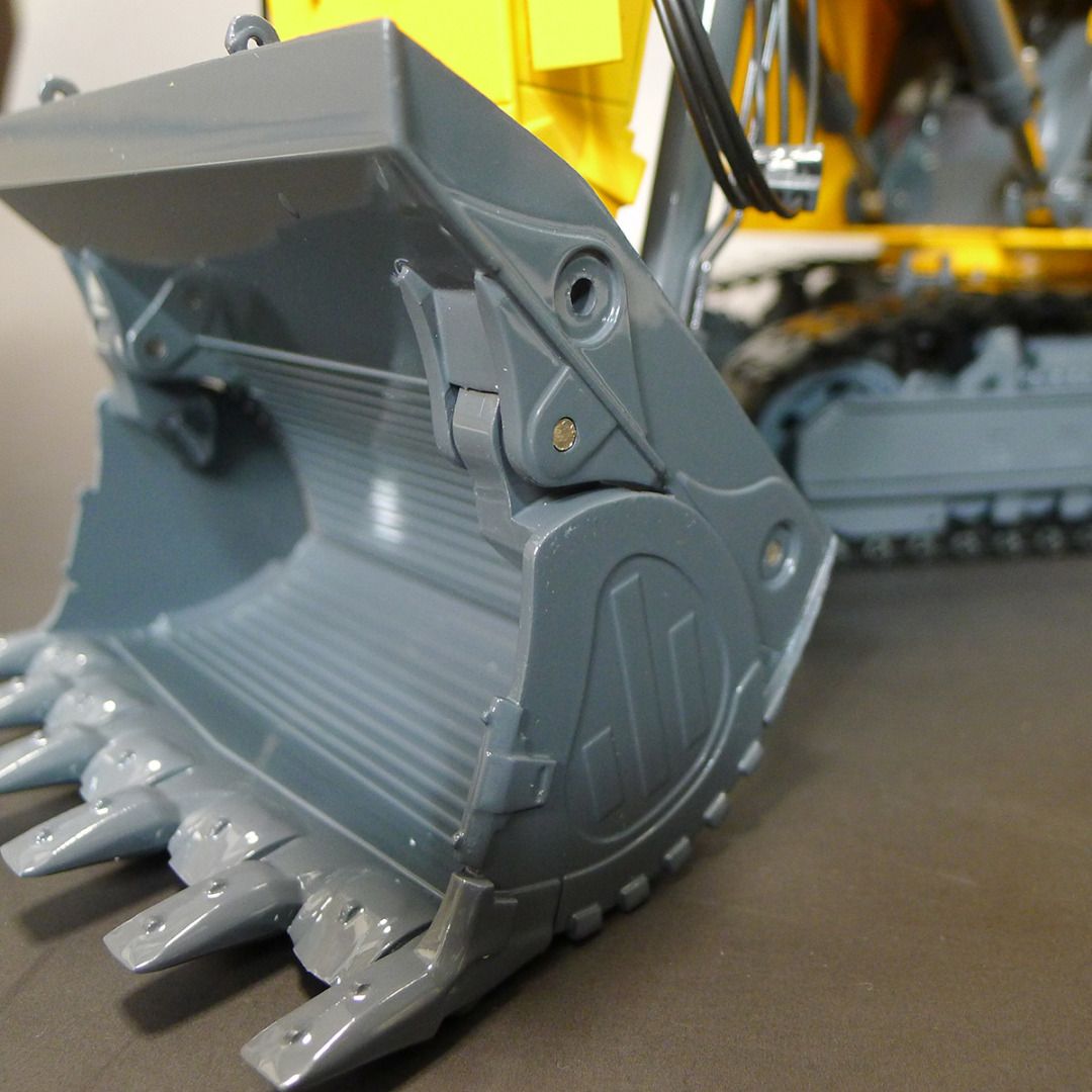 Brand new 1:50 XCMG XE7000 Back Hoe Mining excavator full diecast ...
