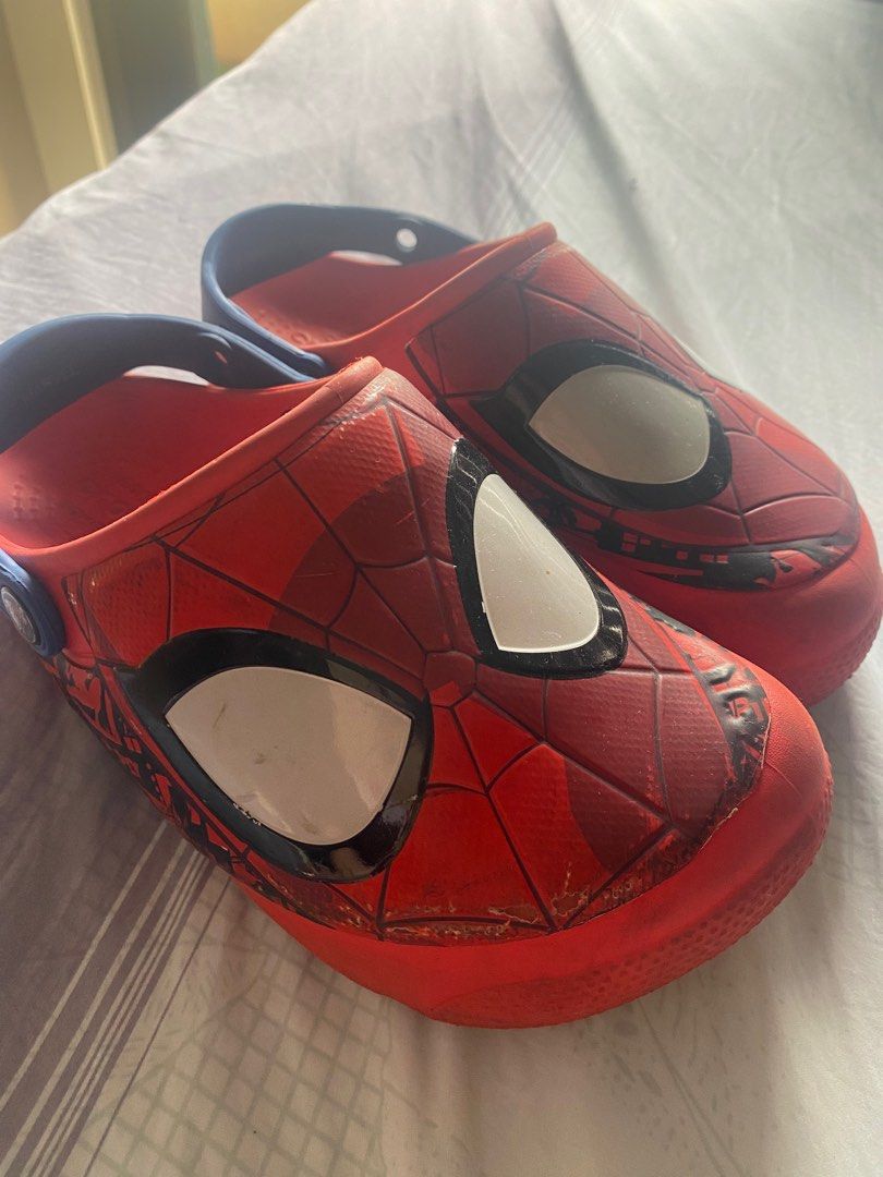 Crocs Marvel spiderman size J-2, Babies & Kids, Babies & Kids Fashion ...