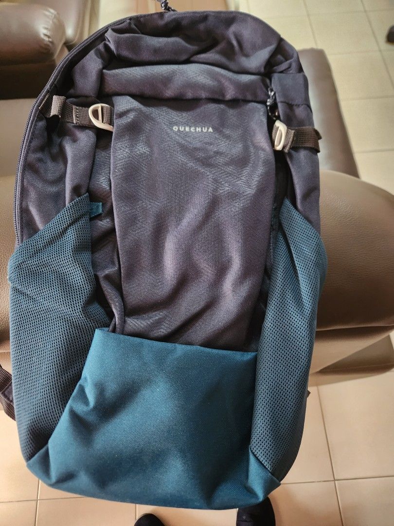 Decathlon 10L backpack, Men's Fashion, Bags, Backpacks on Carousell