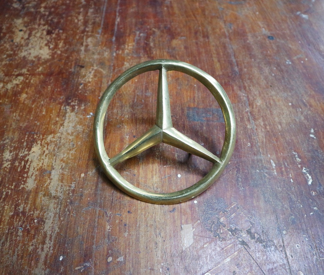 Emblem Mercedes Benz/ Logo Mercy Kuningan, Aksesoris Mobil di Carousell
