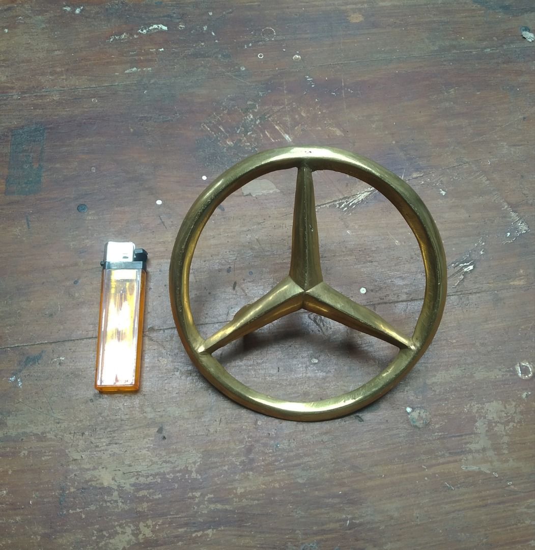 Emblem Mercedes Benz/ Logo Mercy Kuningan, Aksesoris Mobil di Carousell