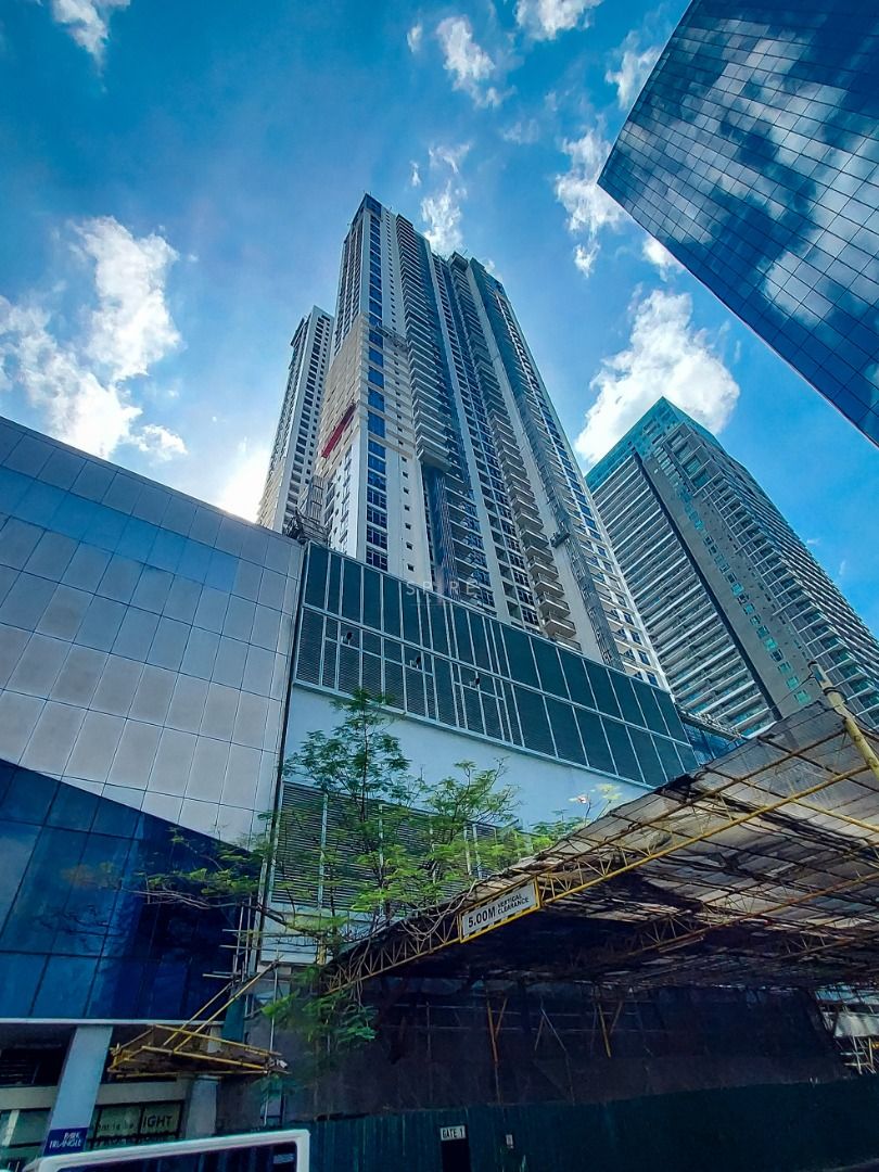 For Sale: Park Triangle Residences 1-BEDROOM Condo by Alveo Land in BGC ...