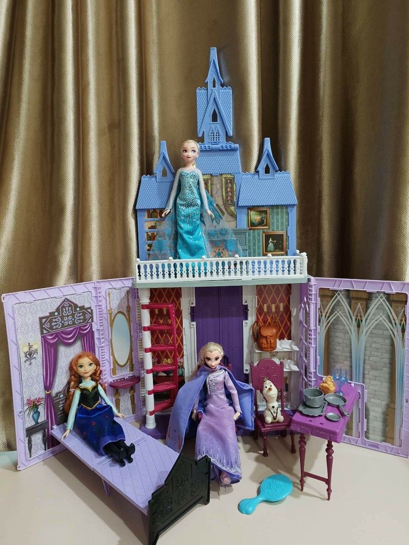 Frozen castle, Hobbies & Toys, Toys & Games on Carousell