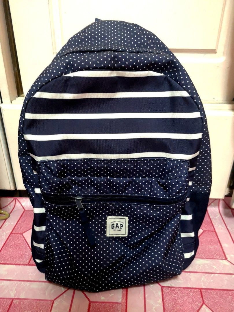 GAP Backpack, Women's Fashion, Bags & Wallets, Backpacks on Carousell