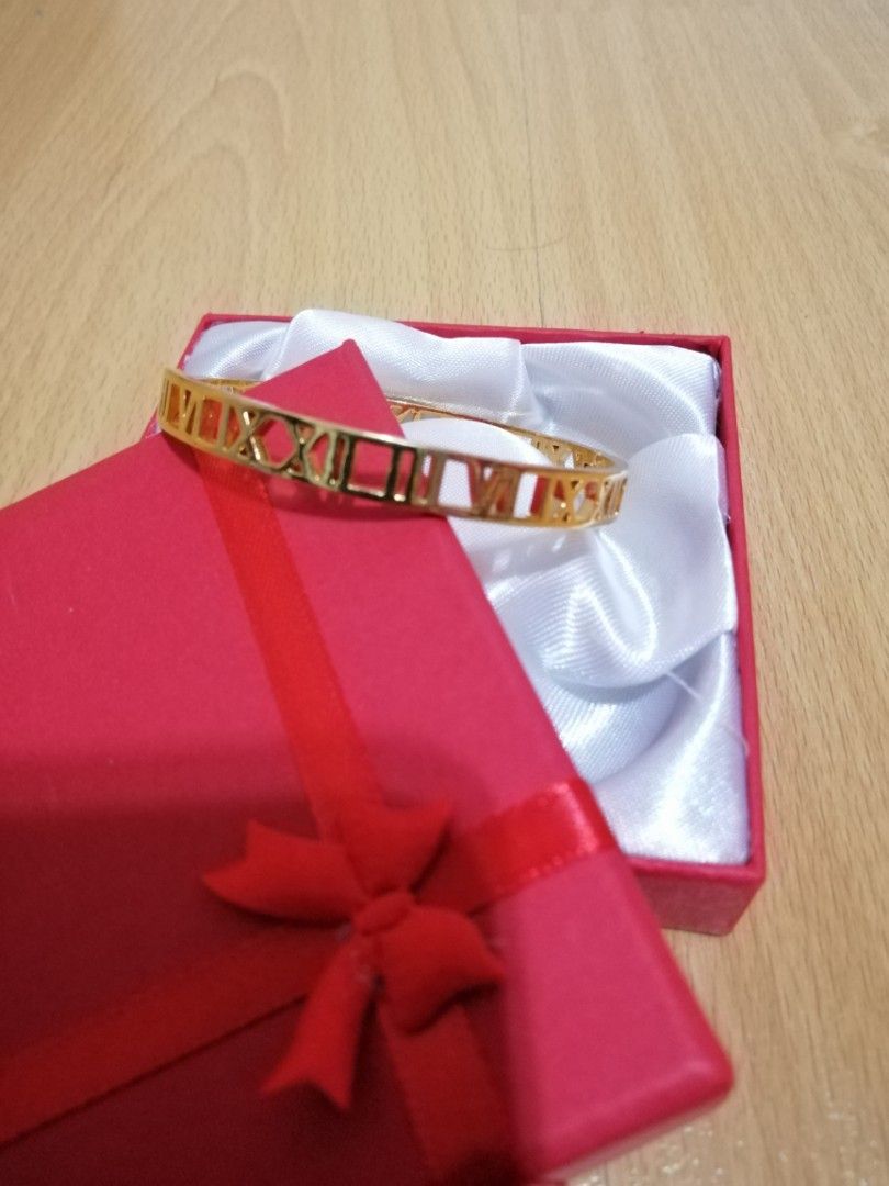 Gelangtangan Pandora emas korea roman design, Women's Fashion, Jewelry ...