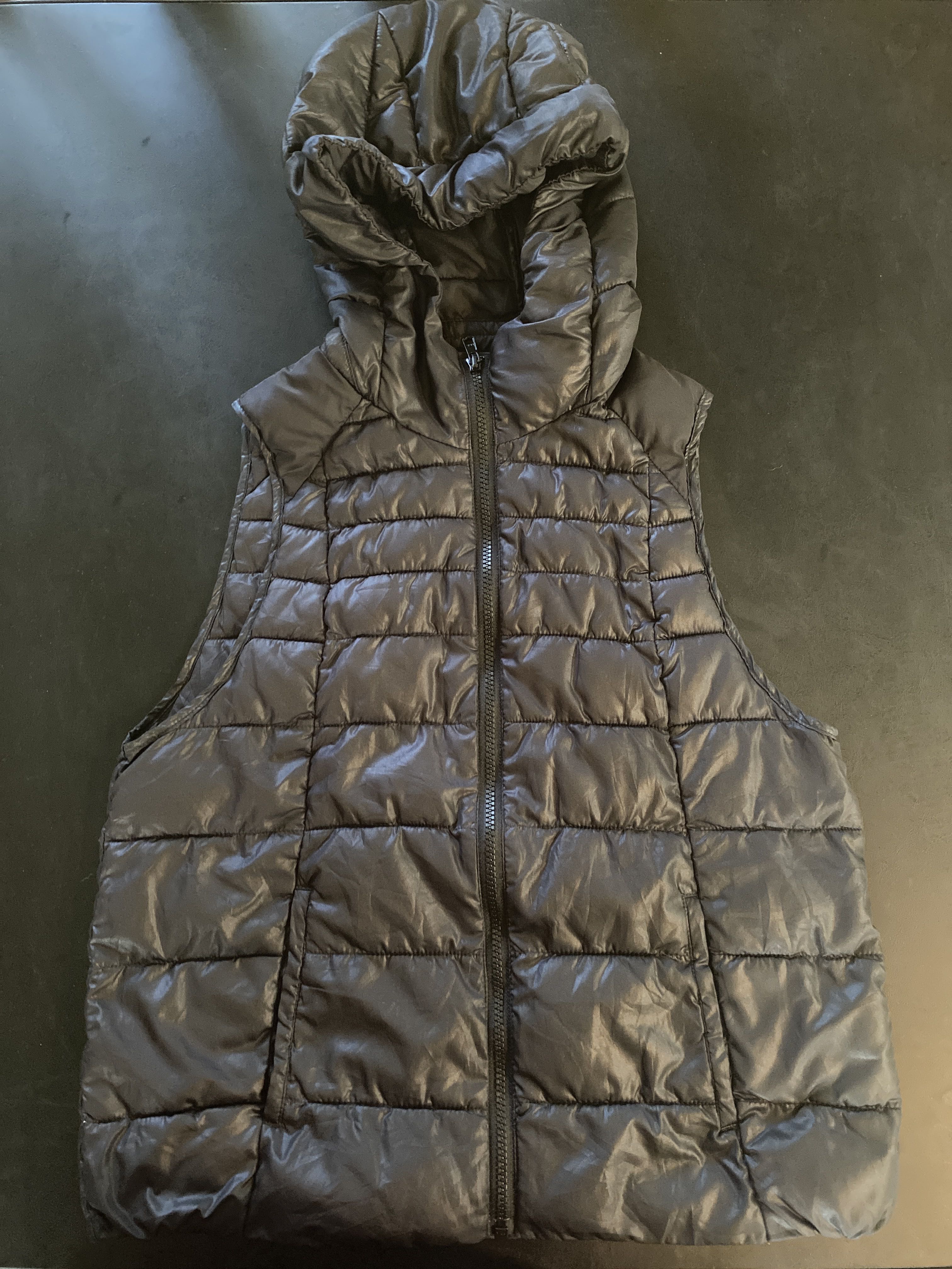 GU Hooded Puffer Vest on Carousell