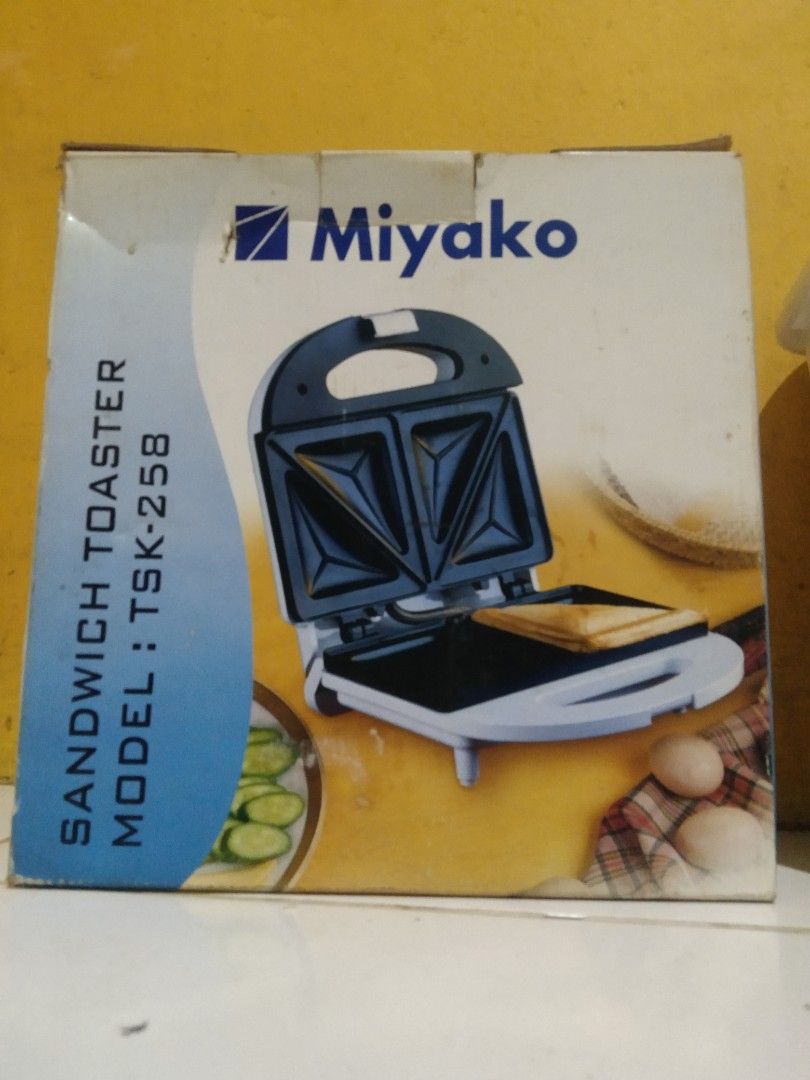 Pemanggang Roti / Toaster, Makanan & Minuman, Kue-kue di Carousell