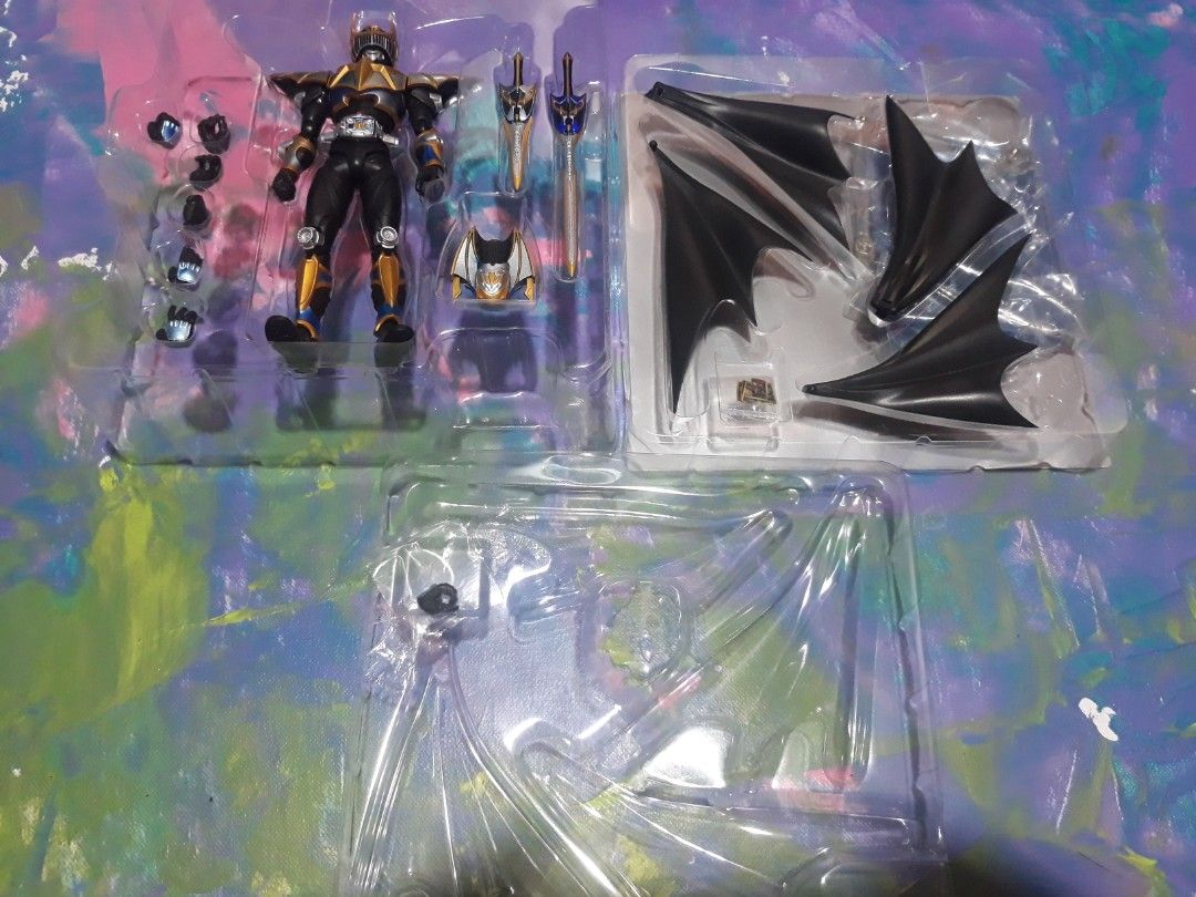 S.H. Figuarts Kamen Rider Knight Survive.back in box repair right legs ...