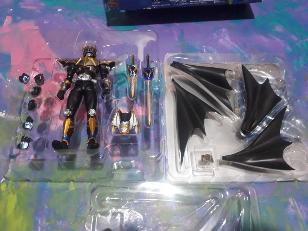 S.H. Figuarts Kamen Rider Knight Survive.back in box repair right legs ...