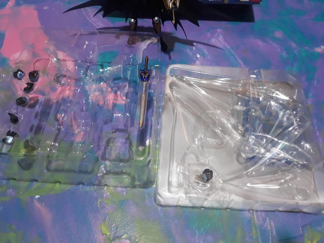 S.H. Figuarts Kamen Rider Knight Survive.back in box repair right legs ...