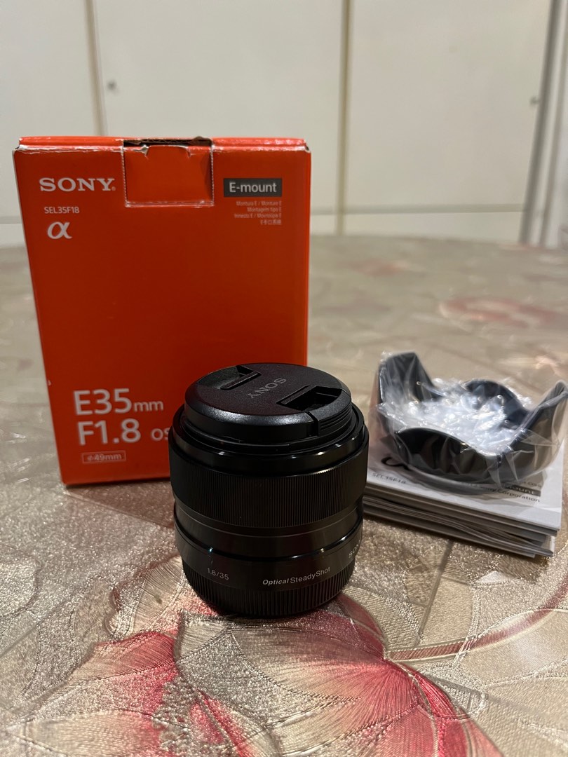 Sony E 35mm F1.8 Lens, Photography, Lens & Kits on Carousell