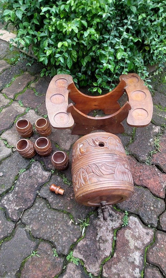 Tong kayu jati pajangan antik tempat air, Antik, Pajangan di Carousell