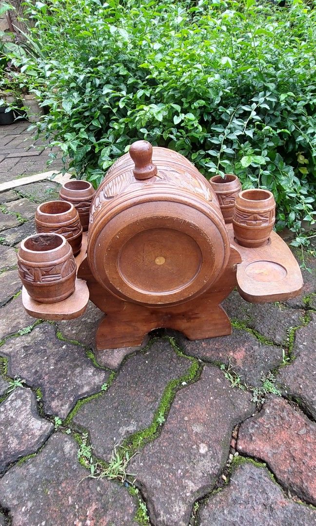 Tong kayu jati pajangan antik tempat air, Antik, Pajangan di Carousell