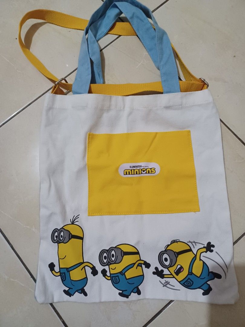 Totebag minion, Fesyen Wanita, Tas & Dompet di Carousell