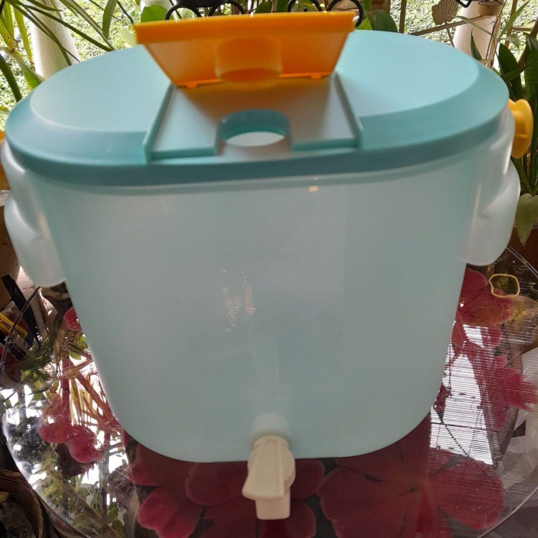 Tupperware Outdoor Water Dispenser Cooler 8.7L, Furniture & Home Living ...