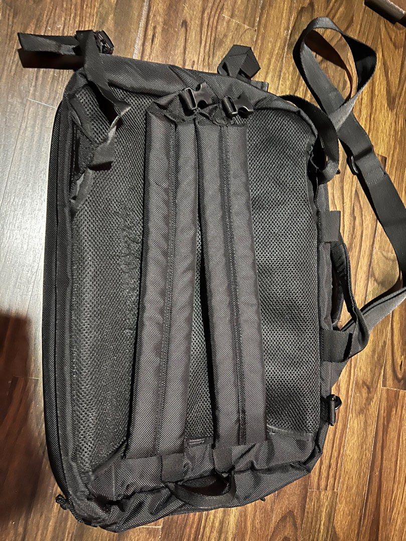 Uniqlo 3 way briefcase sling, Men's Fashion, Bags, Briefcases on Carousell