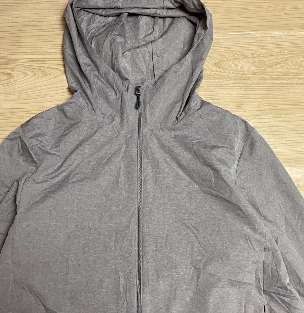 Uniqlo Running Jacket, Fesyen Wanita, Pakaian Wanita, Baju Luaran di ...