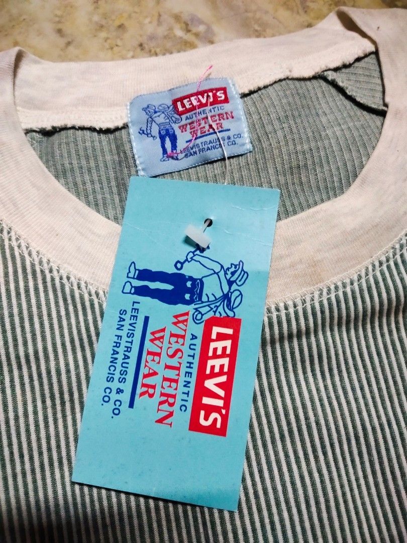 Vintage Parodi Levis Big E NOS, Men's Fashion, Activewear on Carousell