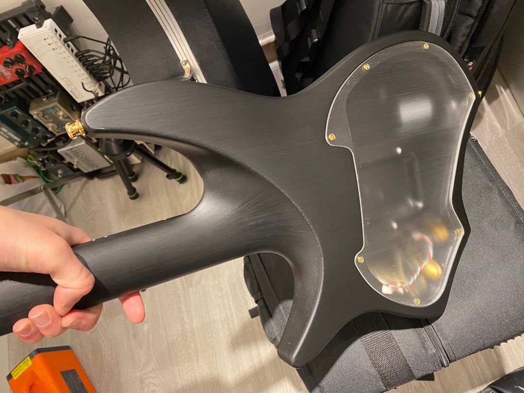 Aristides Headless guitar (H06/R, Blackgold), 興趣及遊戲, 音樂樂器 & 配件, 樂器 ...