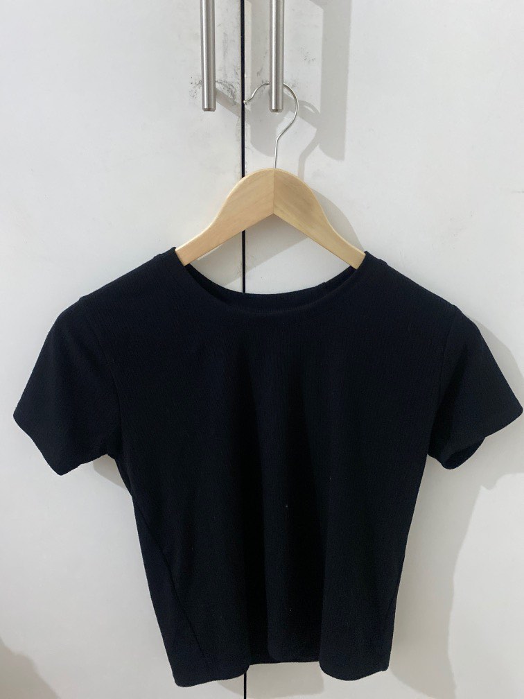Black Basic Top, Women's Fashion, Tops, Blouses on Carousell
