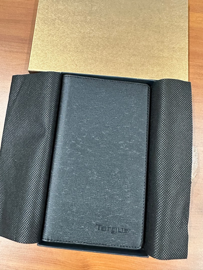 [BNIB] Targus wallet, card, cheque holder, Men's Fashion, Watches ...