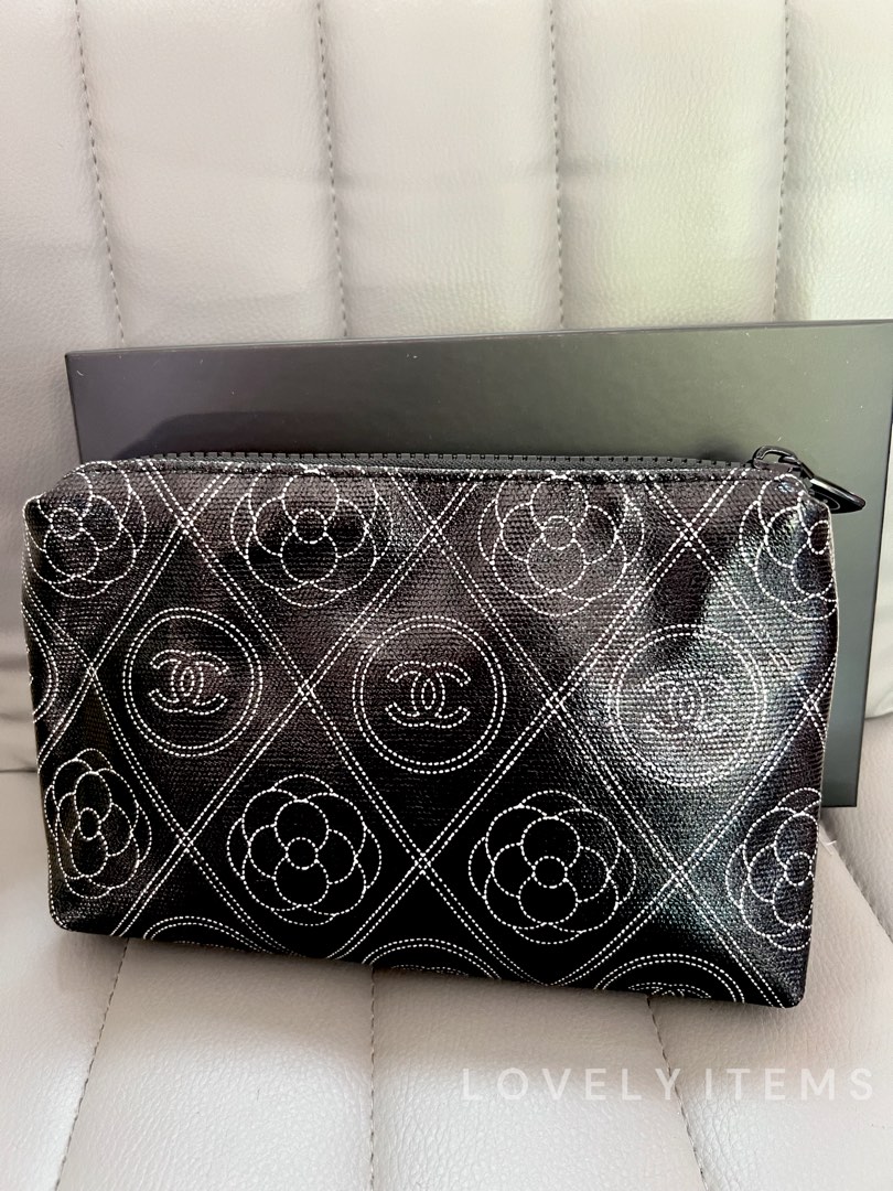 ChaneI VIP GIFT POUCH, Women's Fashion, Bags & Wallets, Purses ...