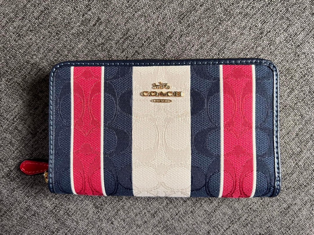 Coach Medium Id Zip Wallet In Signature Jacquard With Stripes Chalk ...