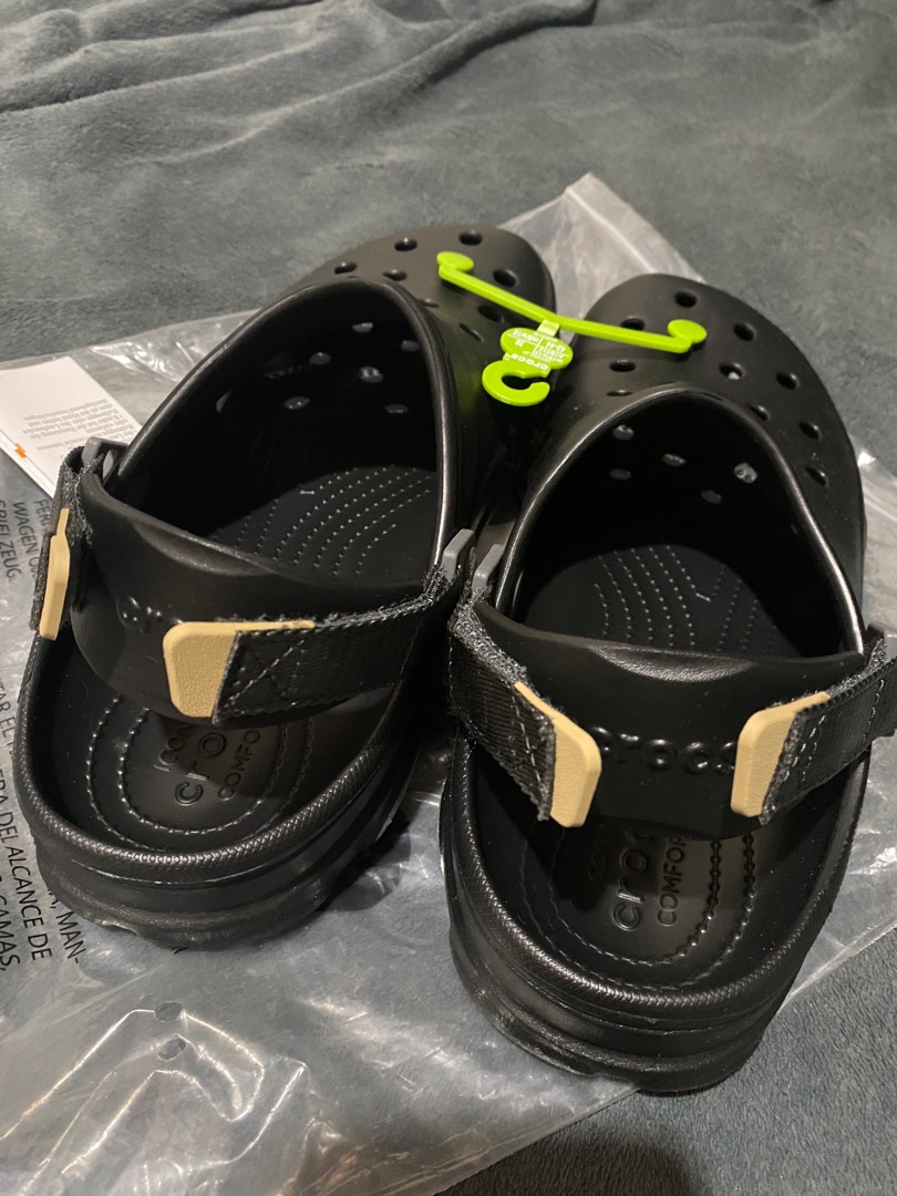 CROCS, Men's Fashion, Footwear, Slippers & Slides on Carousell