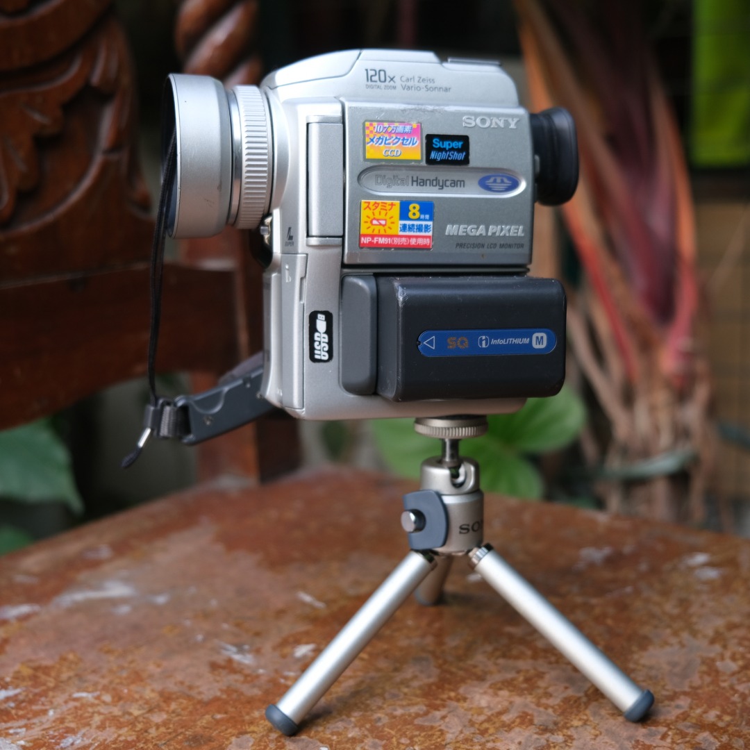 DCR-PC110, Photography, Cameras on Carousell