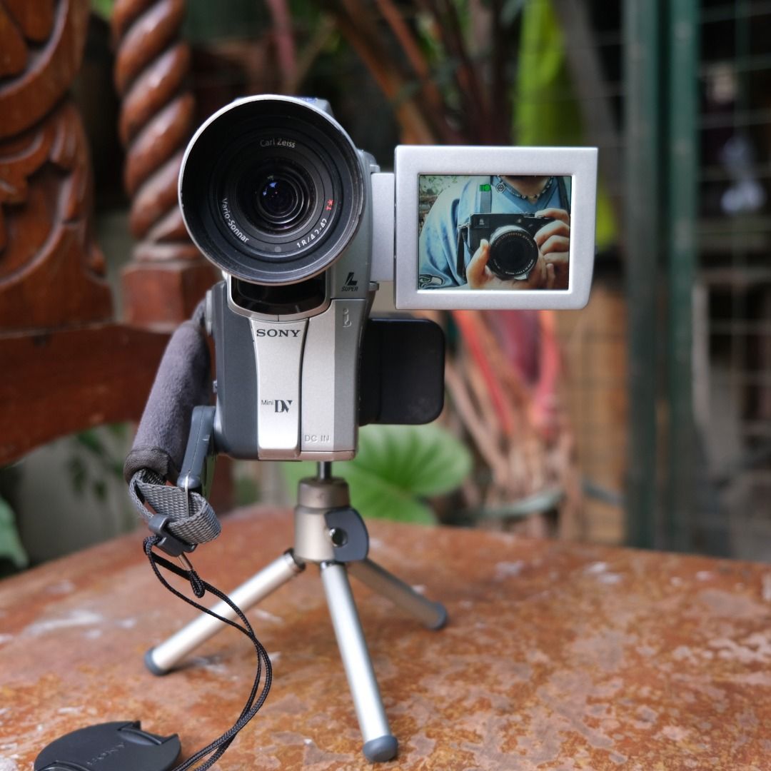 DCR-PC110, Photography, Cameras on Carousell