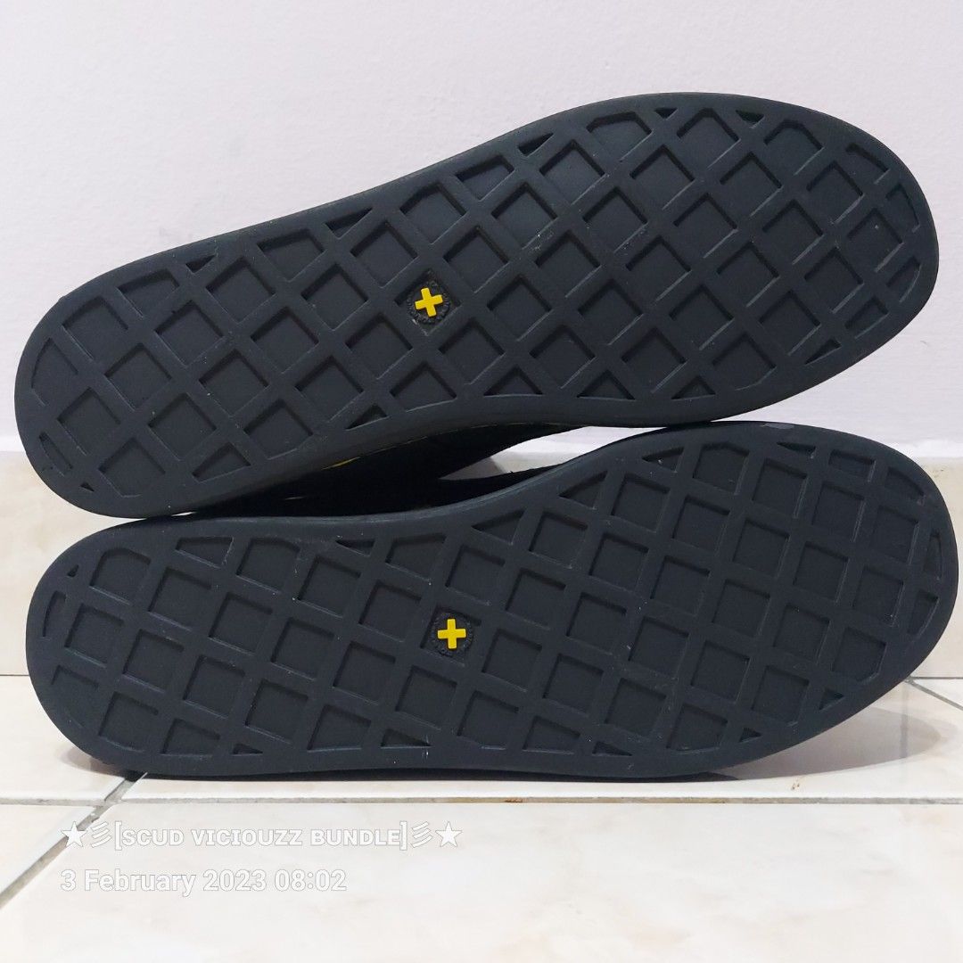 Dr Martens Maleke 10UK, Men's Fashion, Footwear, Sneakers on Carousell