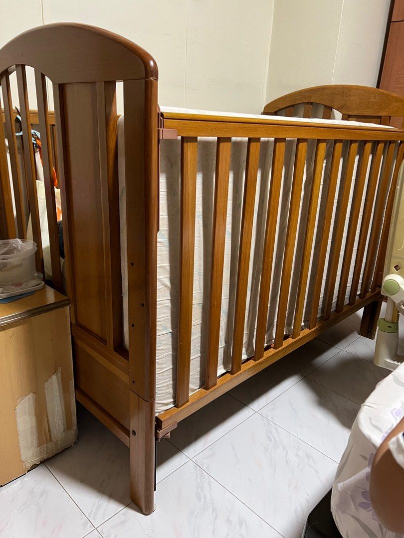 Free baby cot, Babies & Kids, Baby Nursery & Kids Furniture, Cots ...