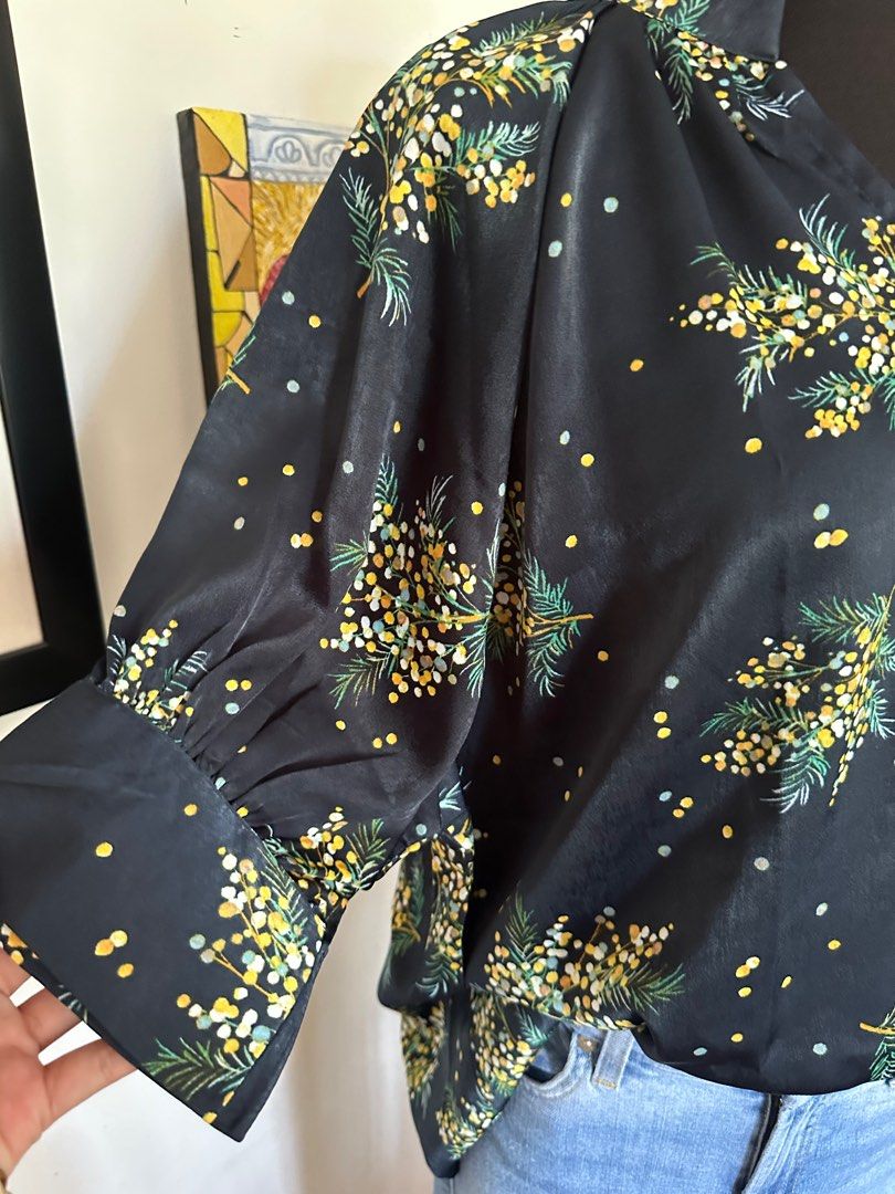 Hakana clothing Kelly top, Women's Fashion, Tops, Blouses on Carousell