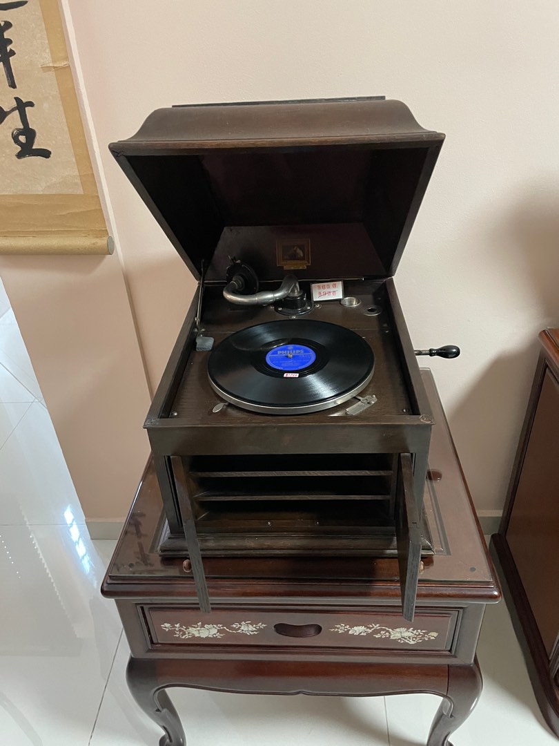 HMV103 Table phonograph, Hobbies & Toys, Memorabilia & Collectibles ...