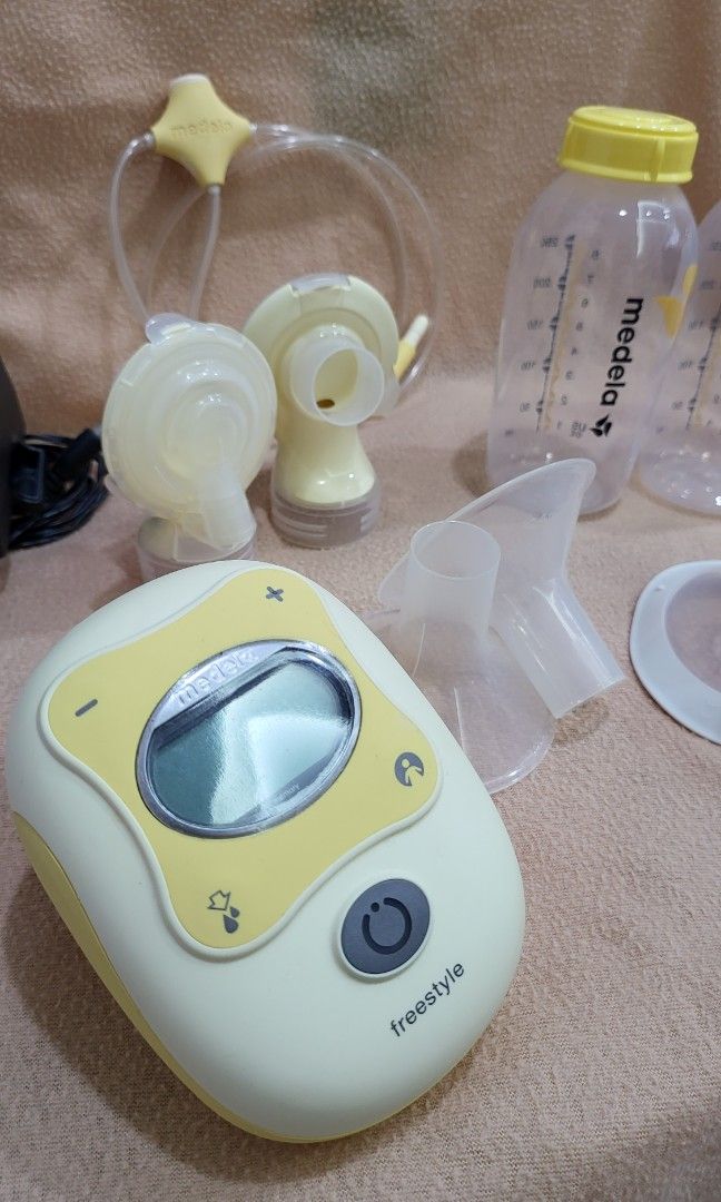 Medela Freestyle Breast Pump (Complete Set), Babies & Kids, Nursing ...