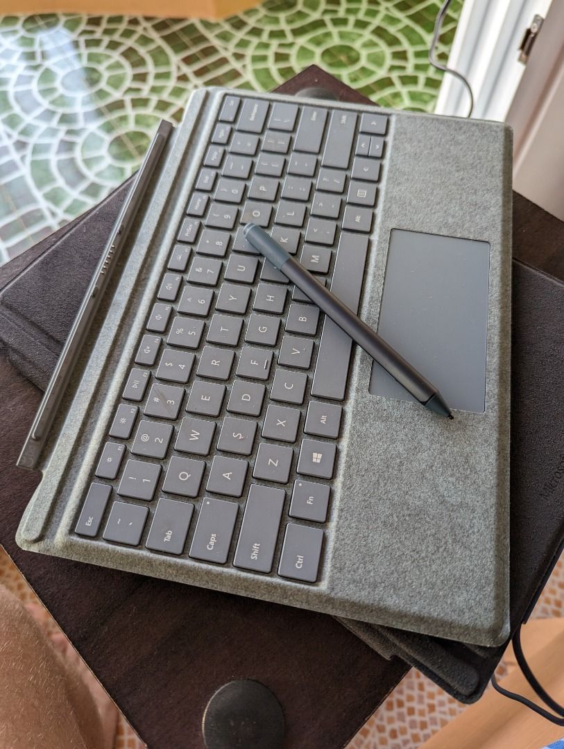 Microsoft Surface Pro 7 + Original Grey & Black Keyboard + Original ...