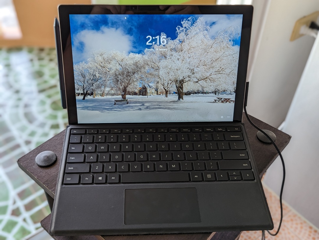 Microsoft Surface Pro 7 + Original Grey & Black Keyboard + Original ...