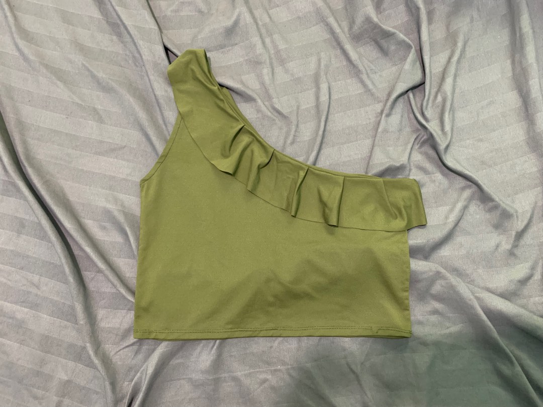 One sided top, Women's Fashion, Tops, Sleeveless on Carousell