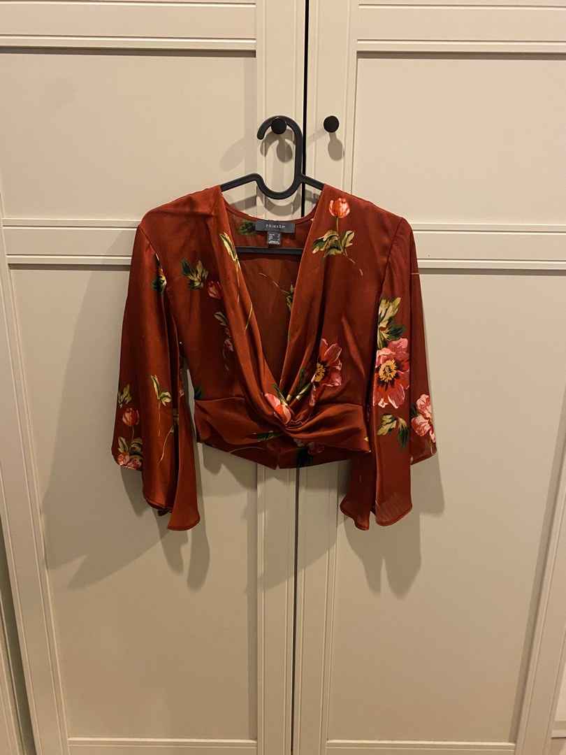 Primark Floral Overlap Top, Women's Fashion, Tops, Blouses on Carousell