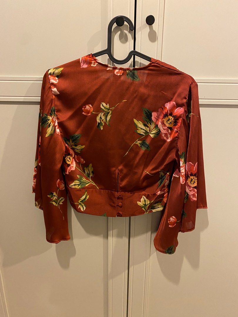 Primark Floral Overlap Top, Women's Fashion, Tops, Blouses on Carousell