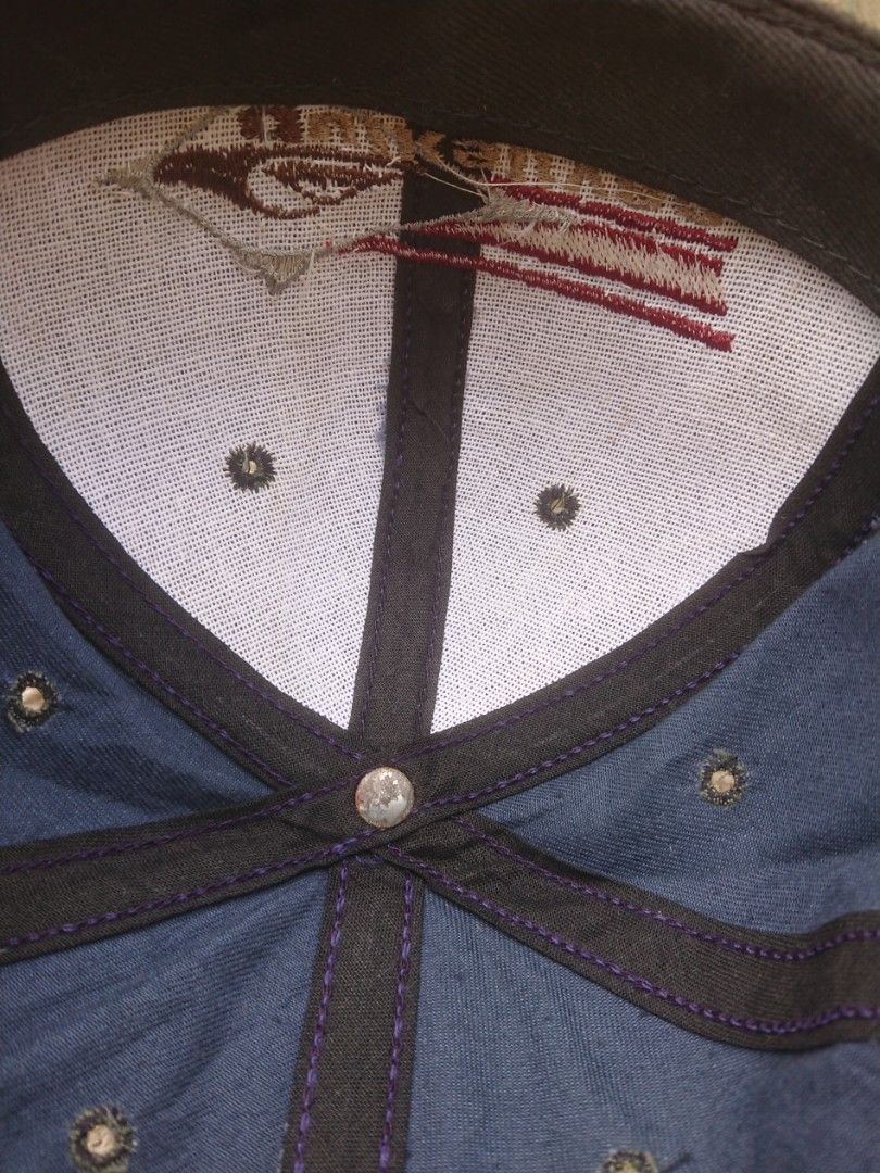 Quicksilver vintage 90s, Fesyen Pria, Aksesoris, Topi di Carousell