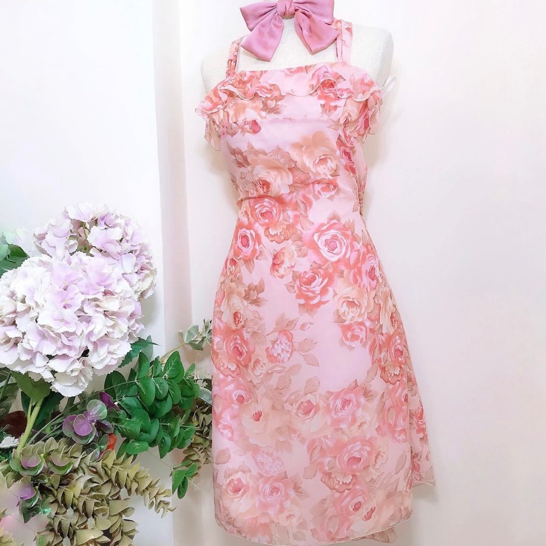 Vintage Rare Ruffle Blush Fantasy Dress, Women's Fashion, Dresses ...