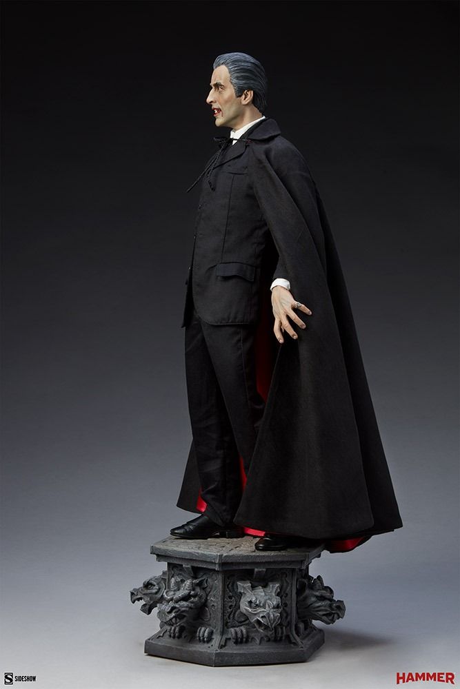 Sideshow Collectibles - Dracula Premium Format Statue, Hobbies & Toys ...
