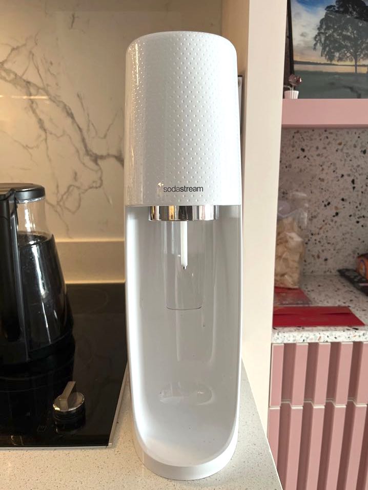 Soda stream Spirit White Sparkling Water Maker, TV & Home Appliances ...