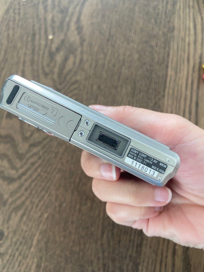 Sony Cybershot Dsc T1 COMPLETE, Photography, Cameras on Carousell