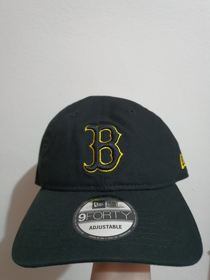 TOPI NEW ERA X BTS BUTTER, Fesyen Pria, Aksesoris, Topi di Carousell