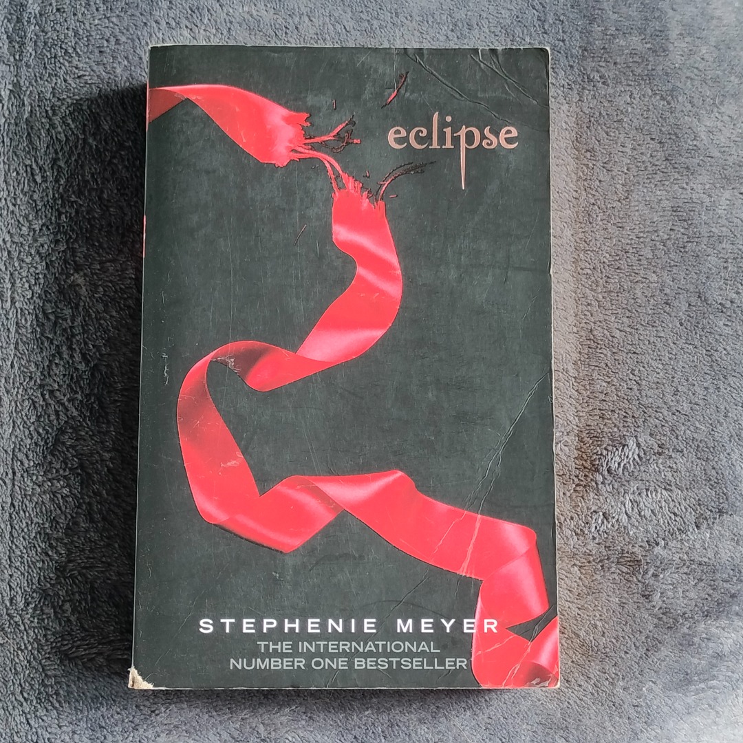 Twilight #3: Eclipse by Stephenie Meyer, Hobbies & Toys, Books ...