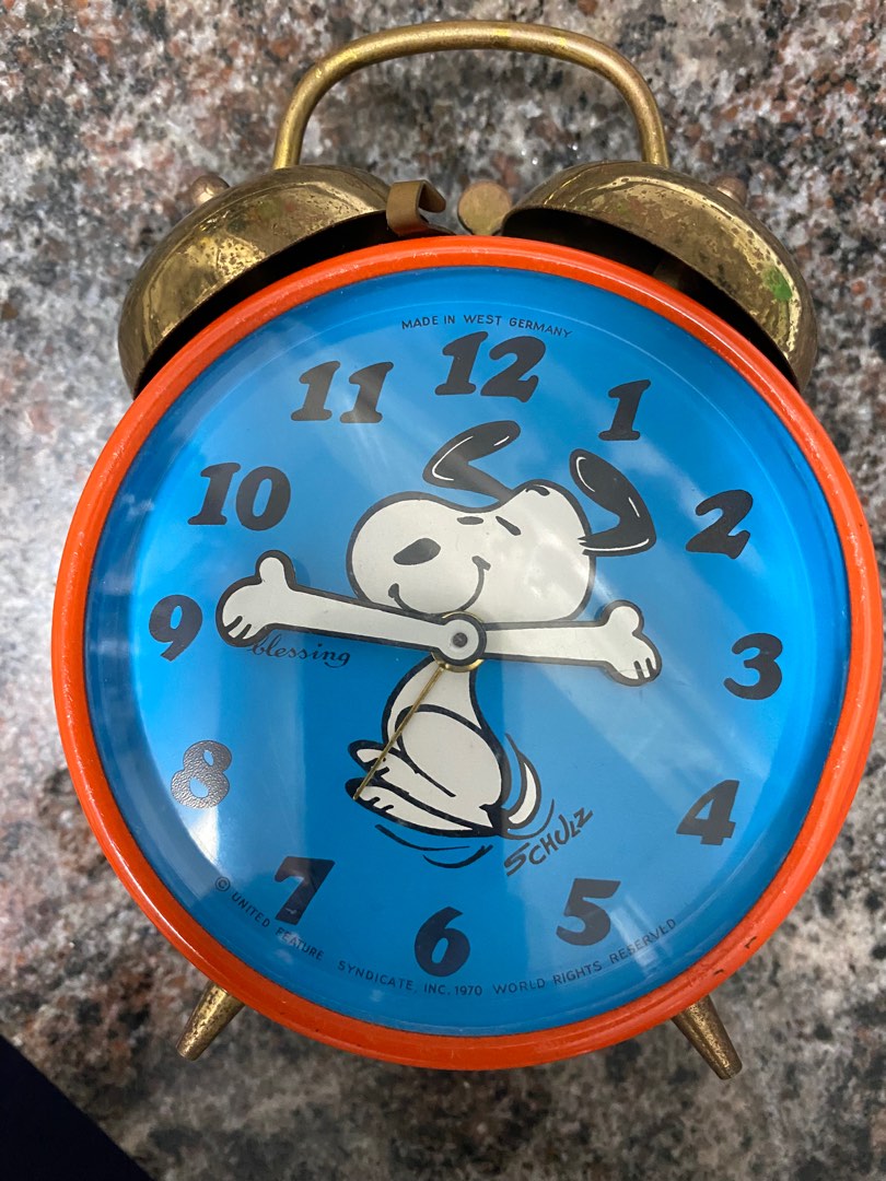 Vintage Snoopy alarm clock 鬧鐘, 傢俬＆家居, 家居裝飾, 時鐘 - Carousell