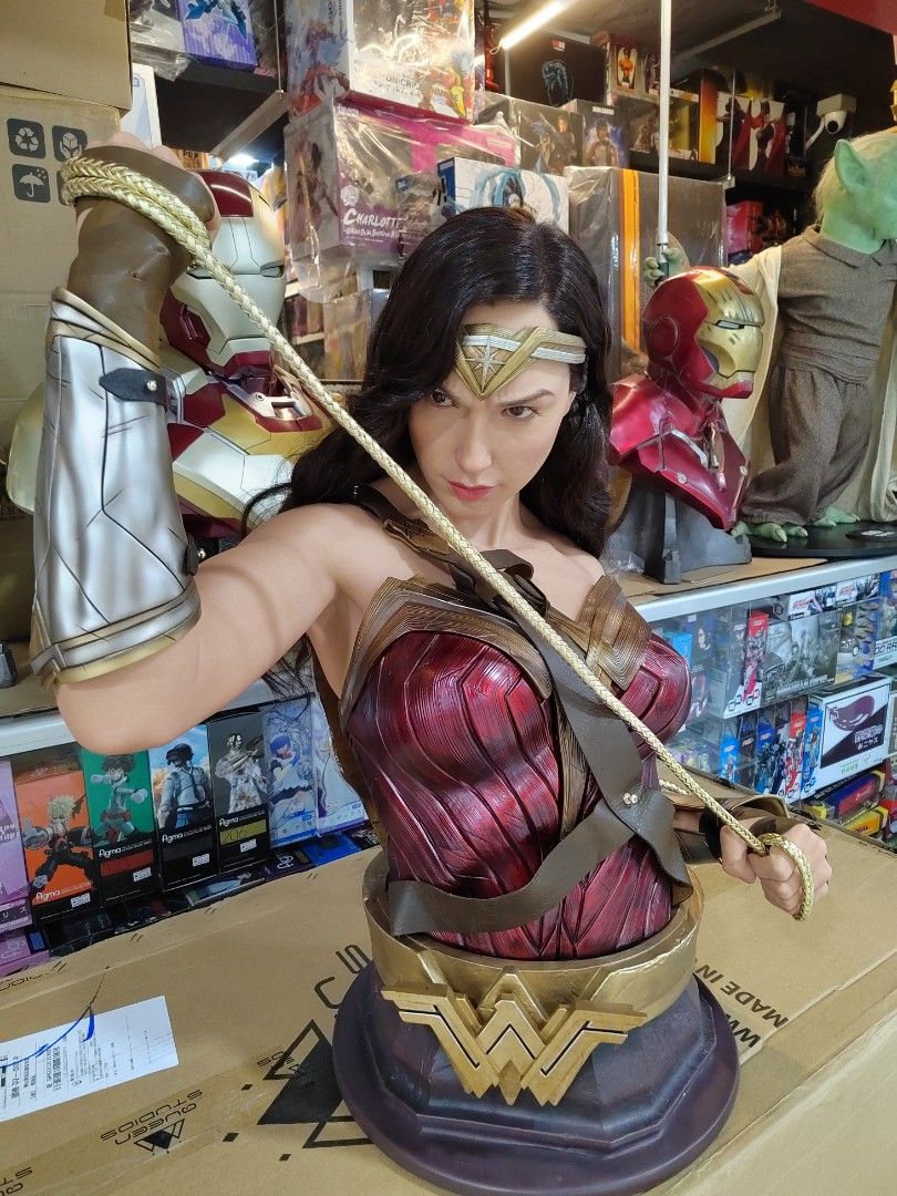 WONDER WOMAN Life-Size Bust by Infinity Studio X Penguin Toys A314/580 ...