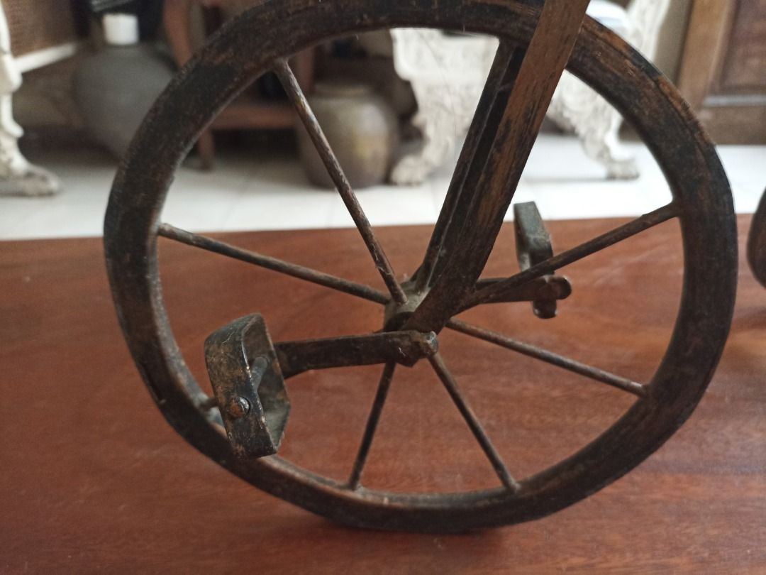 1920s bike scale model, Furniture & Home Living, Home Decor, Other Home Decor on Carousell